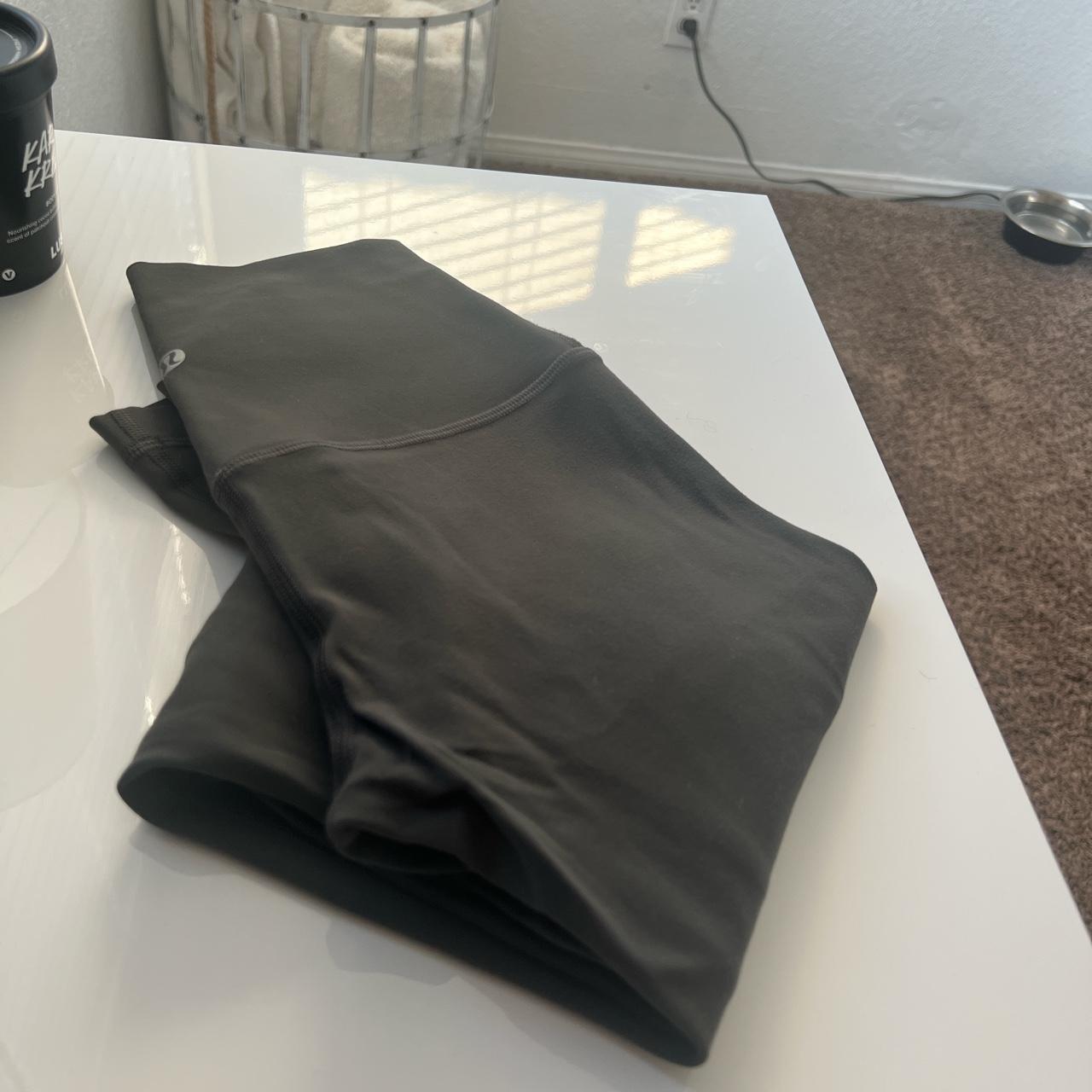 Lululemon Women's Grey Leggings | Depop
