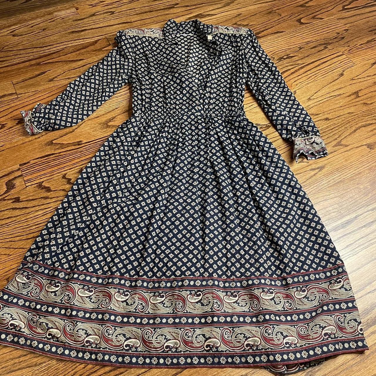 Bohemian 80s vintage dress With shoulder pads Fits... - Depop