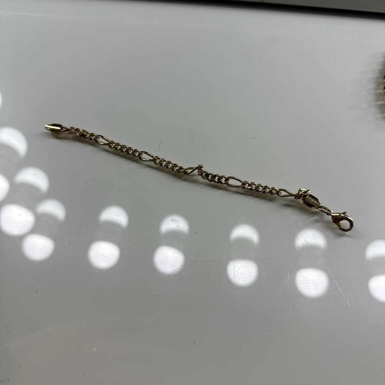 Bracket gold costume jewellery - Depop