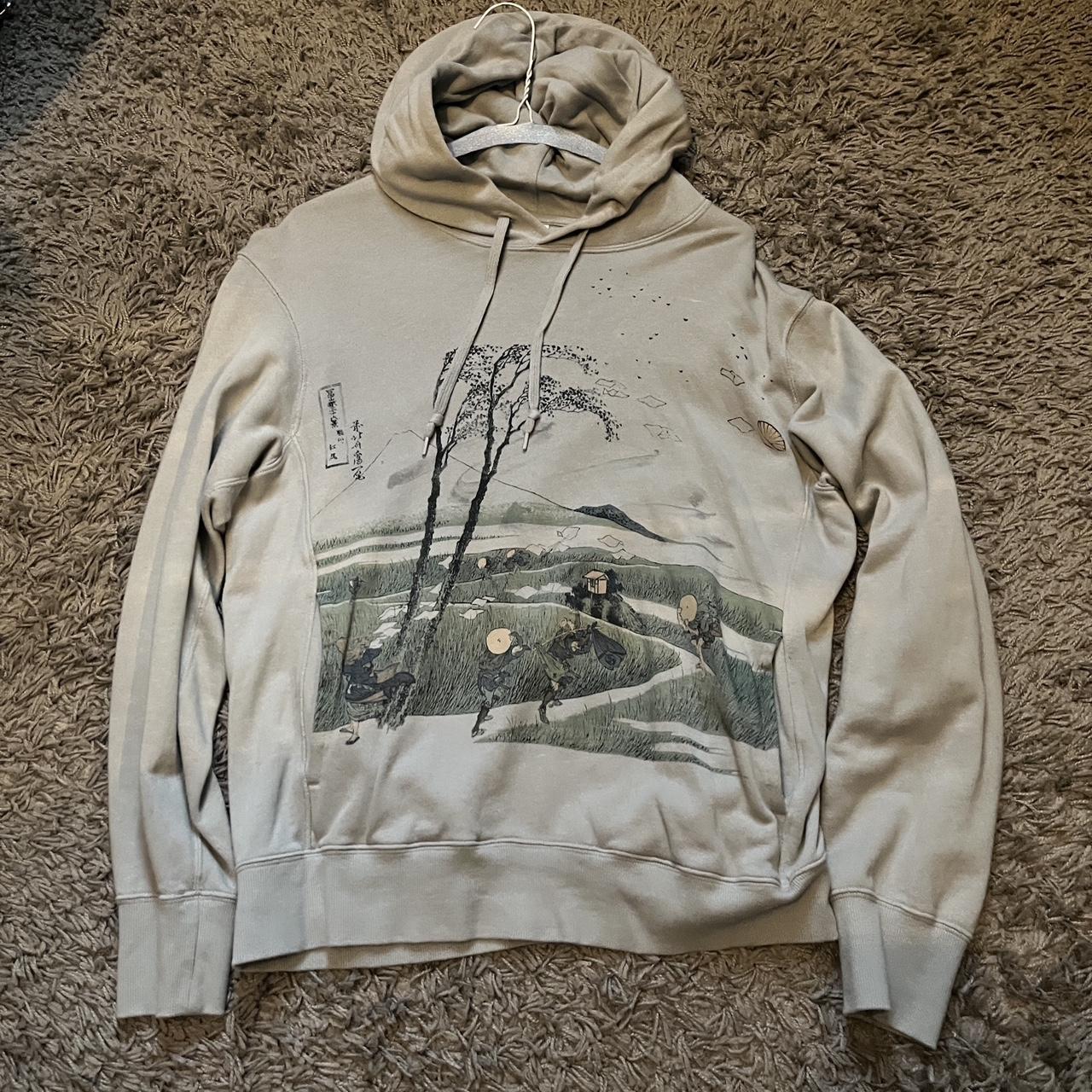 Uniqlo Graphic Jumper - Depop