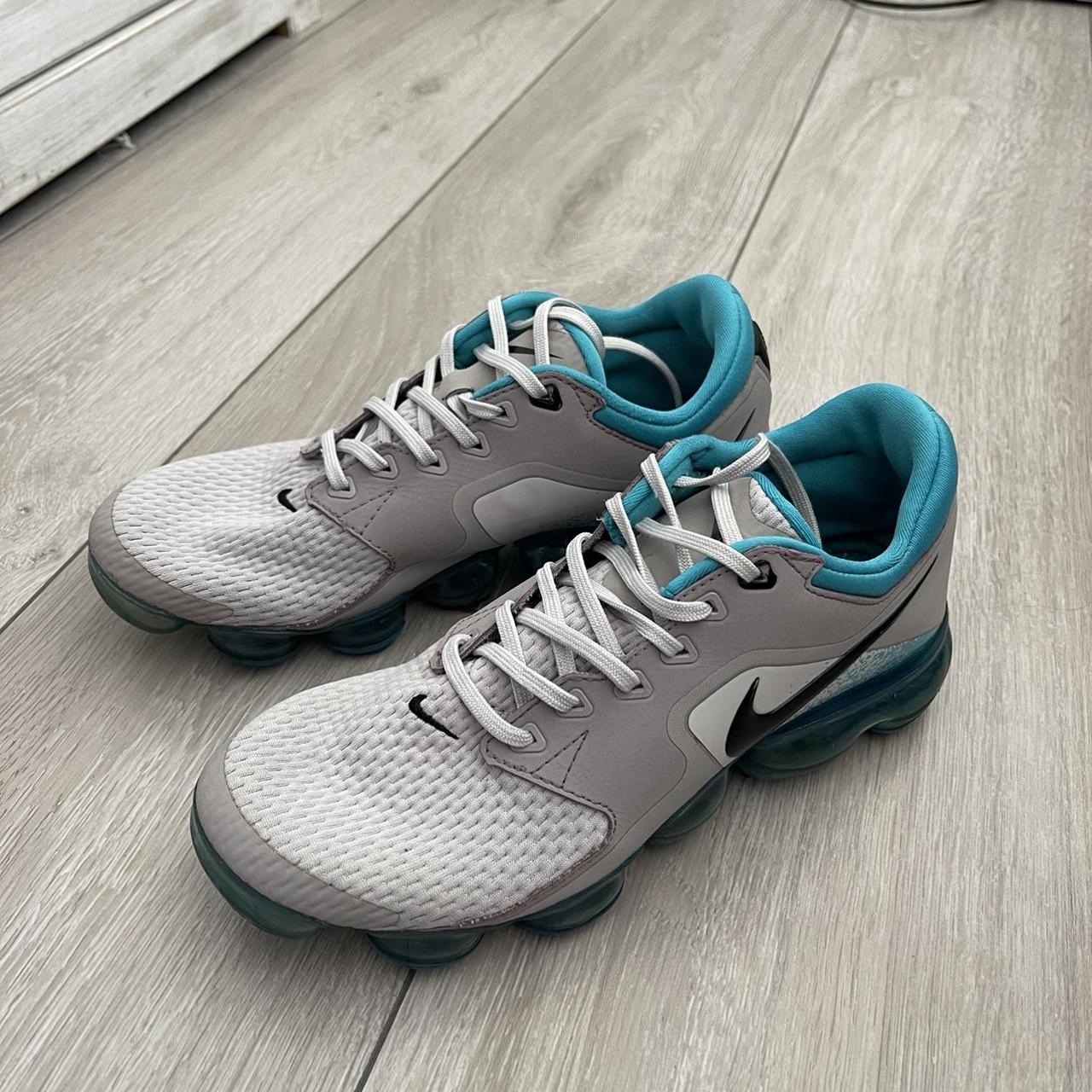 Nike Women's Grey Trainers | Depop
