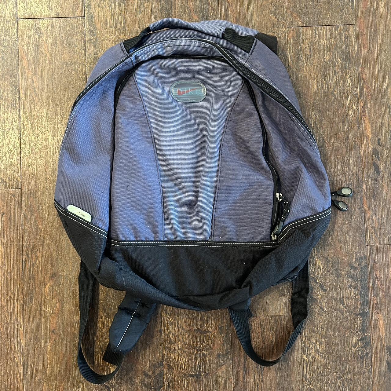 Vintage Nike Backpack 🎒 • DM me with any questions! - Depop