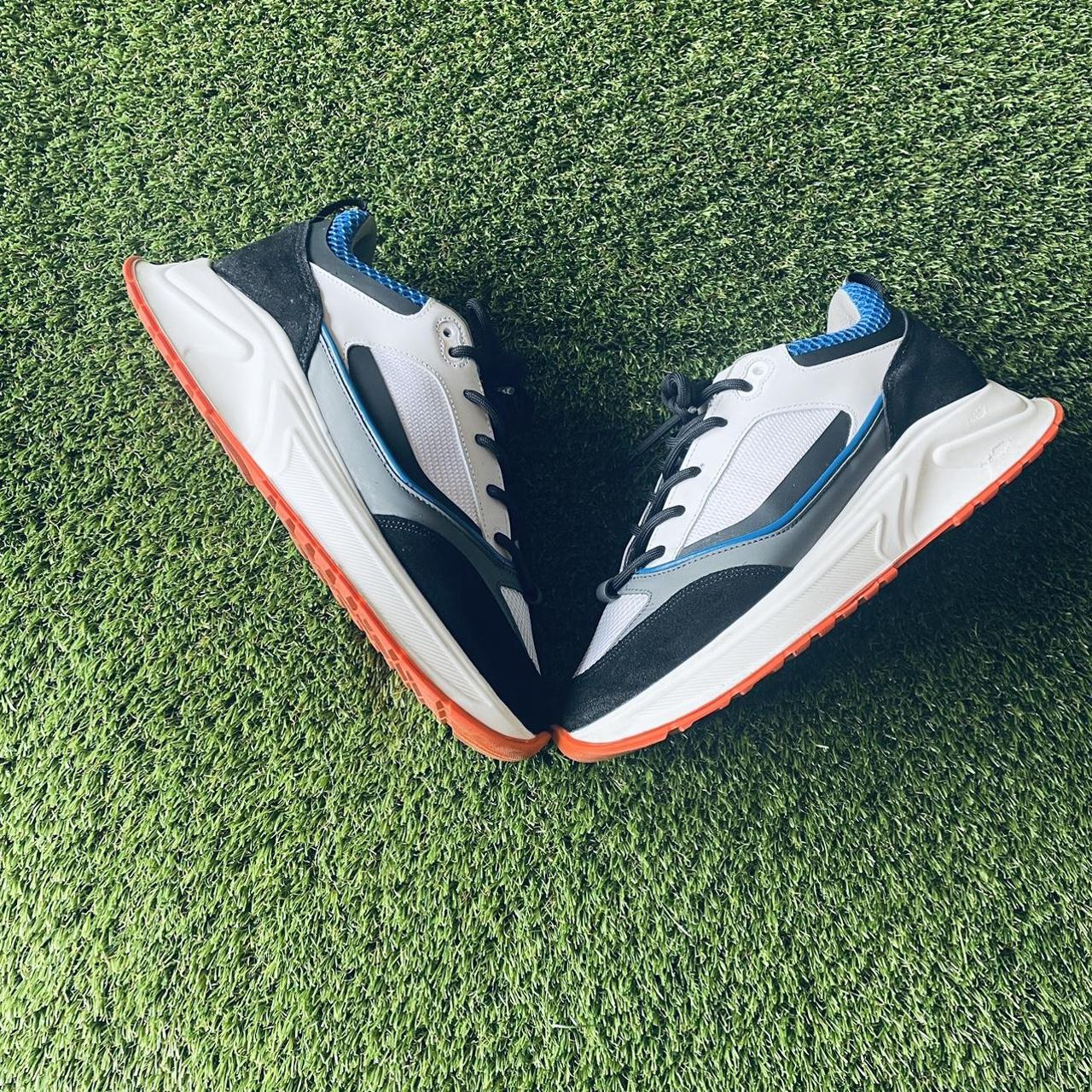 Cleens essential runners Size 7 Unisex Worn a few... - Depop