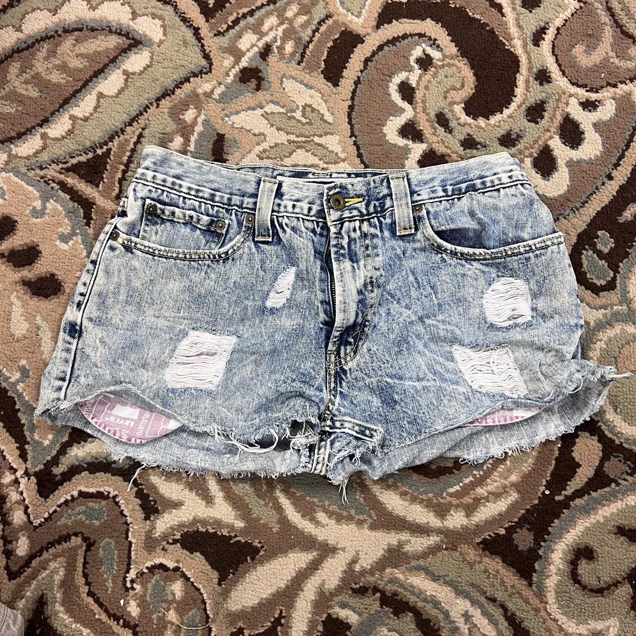 light wash Levi’s cutoffs cool red pockets!... - Depop
