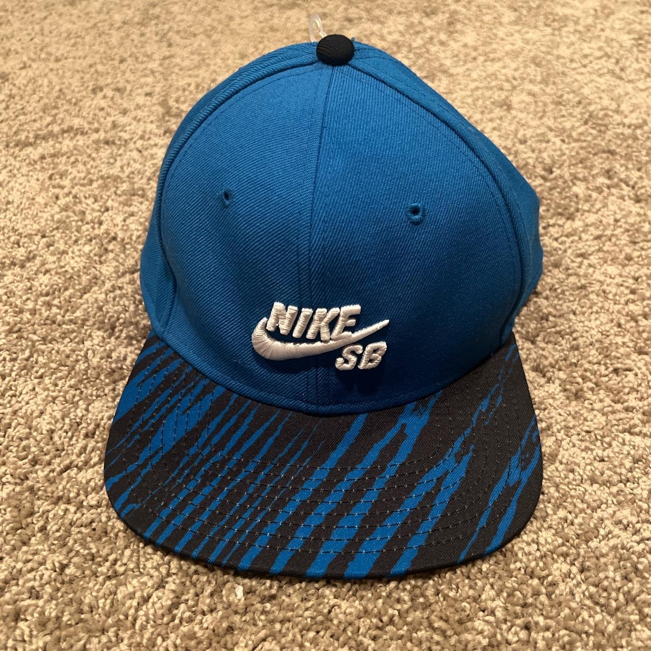 VINTAGE VERY RARE WITH TAGS, nike snapback UNISEX... - Depop