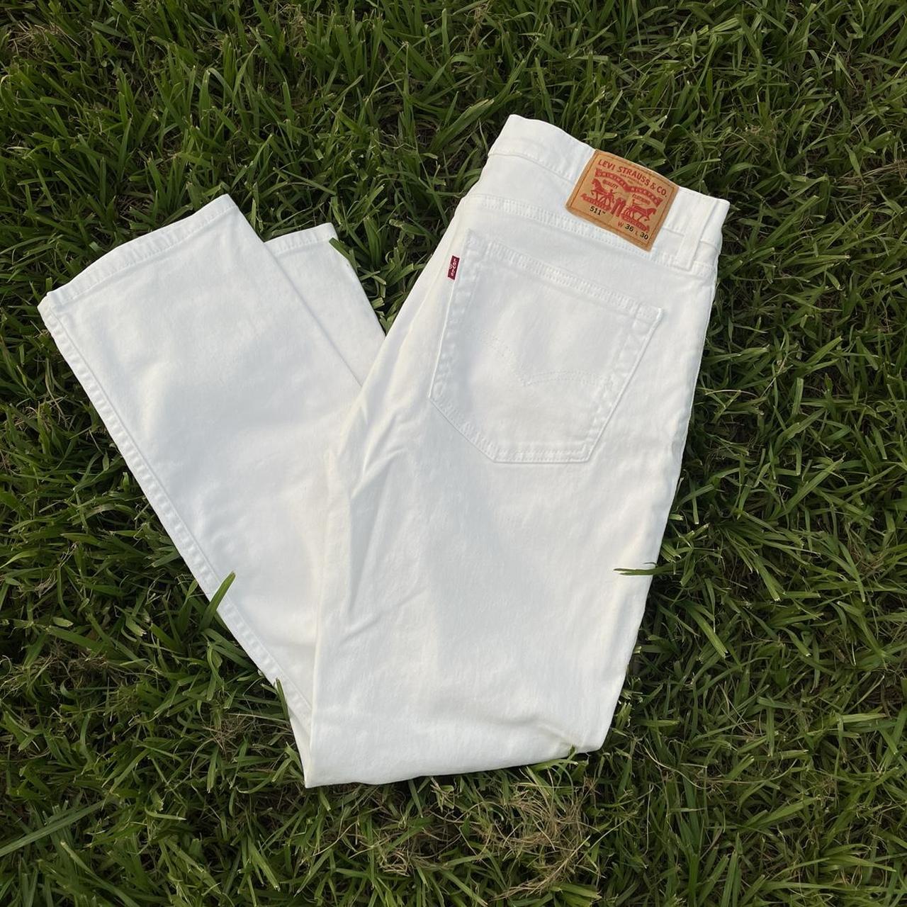 Levi's white denim jeans 36w 30L - Depop