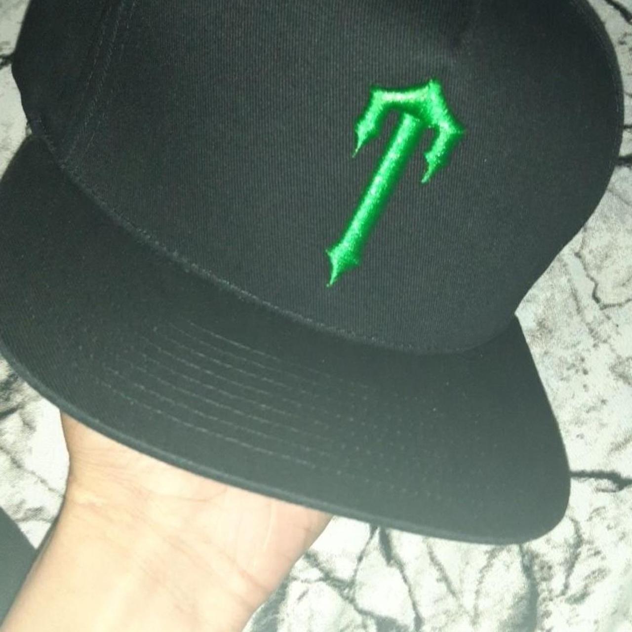 Trapstar mens snapback, with a black & green colour... - Depop