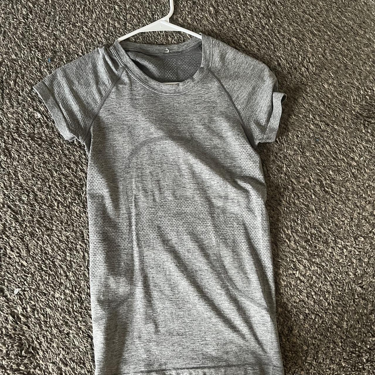 Size 4 lululemon gray swiftly tech, great condition - Depop