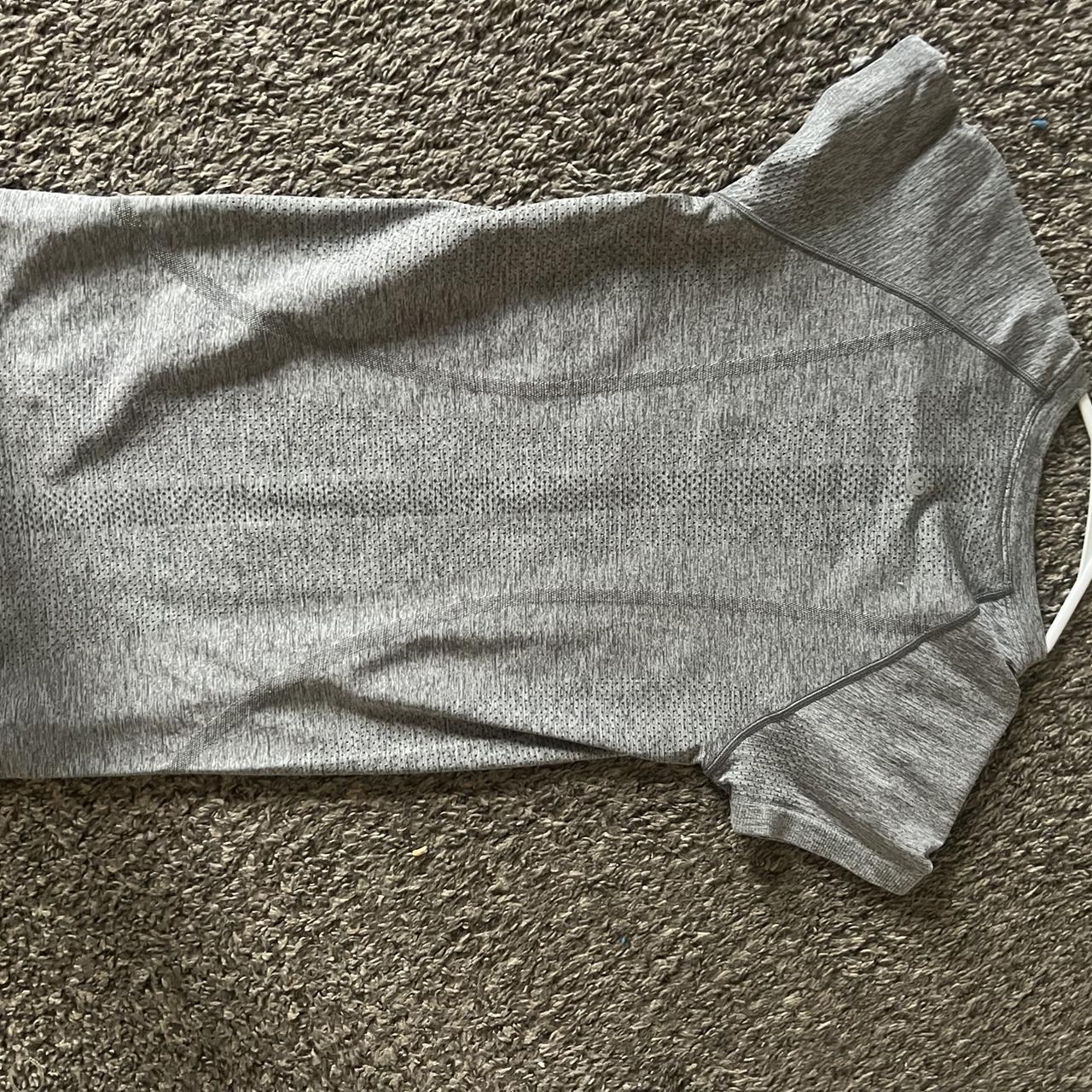 Size 4 lululemon gray swiftly tech, great condition - Depop