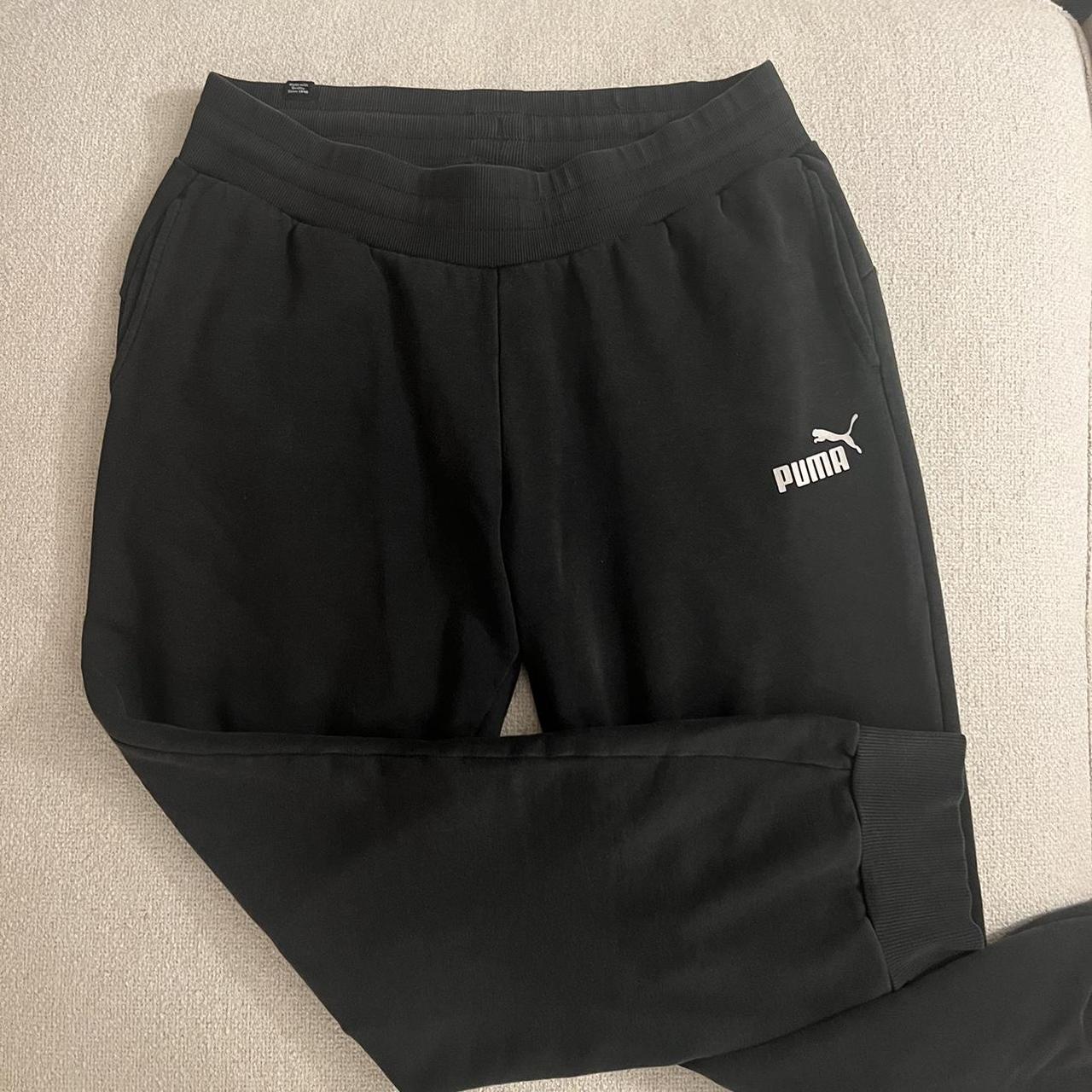 Puma sweatpants Worn a couple of times Size M - Depop