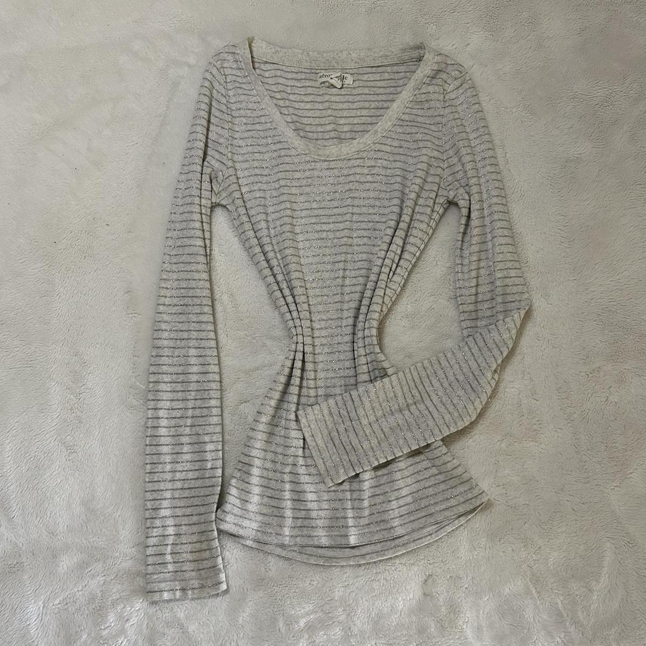amazing grey and white striped aeropostale top... - Depop