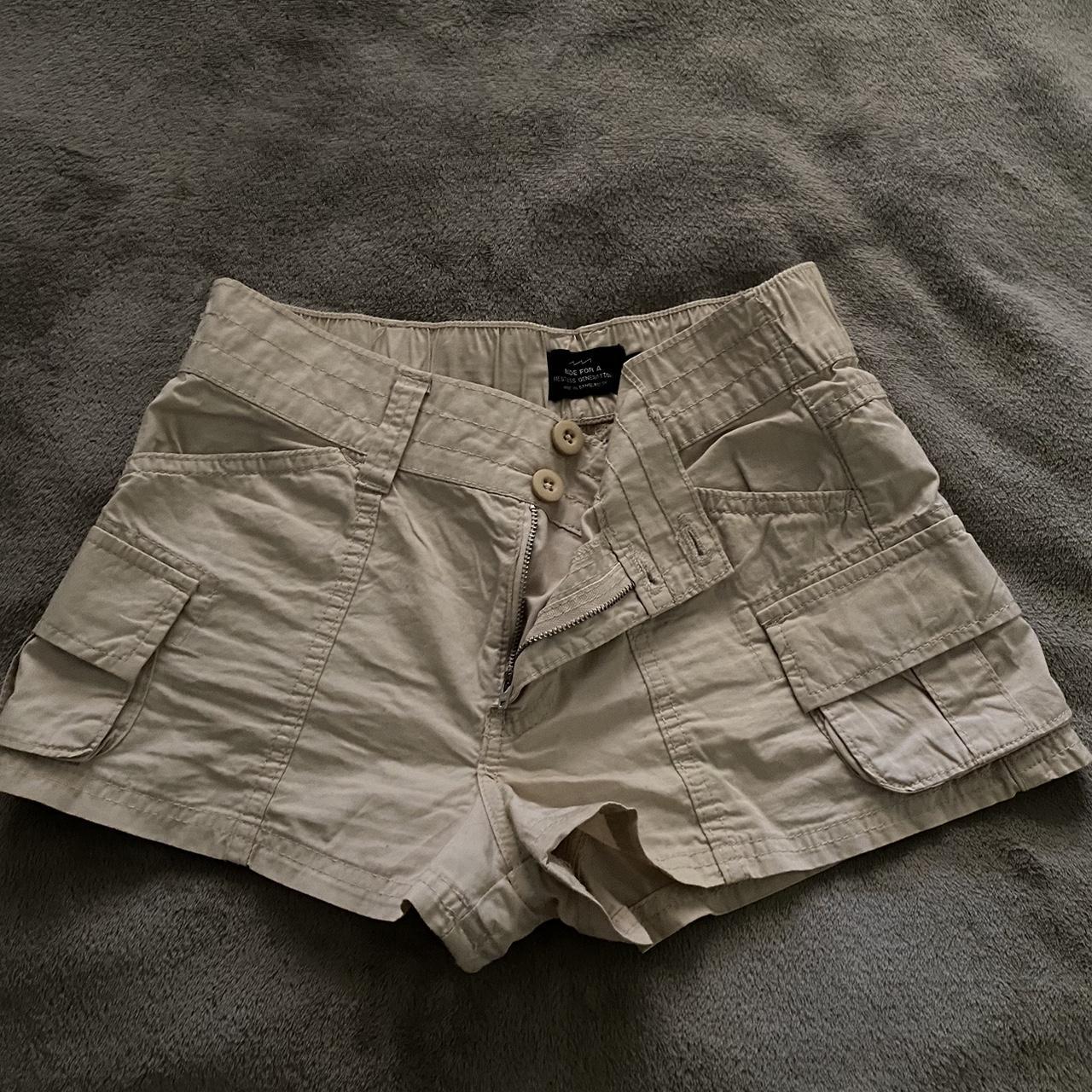 khaki cargo shorts, worn once but wasn’t my style,... - Depop