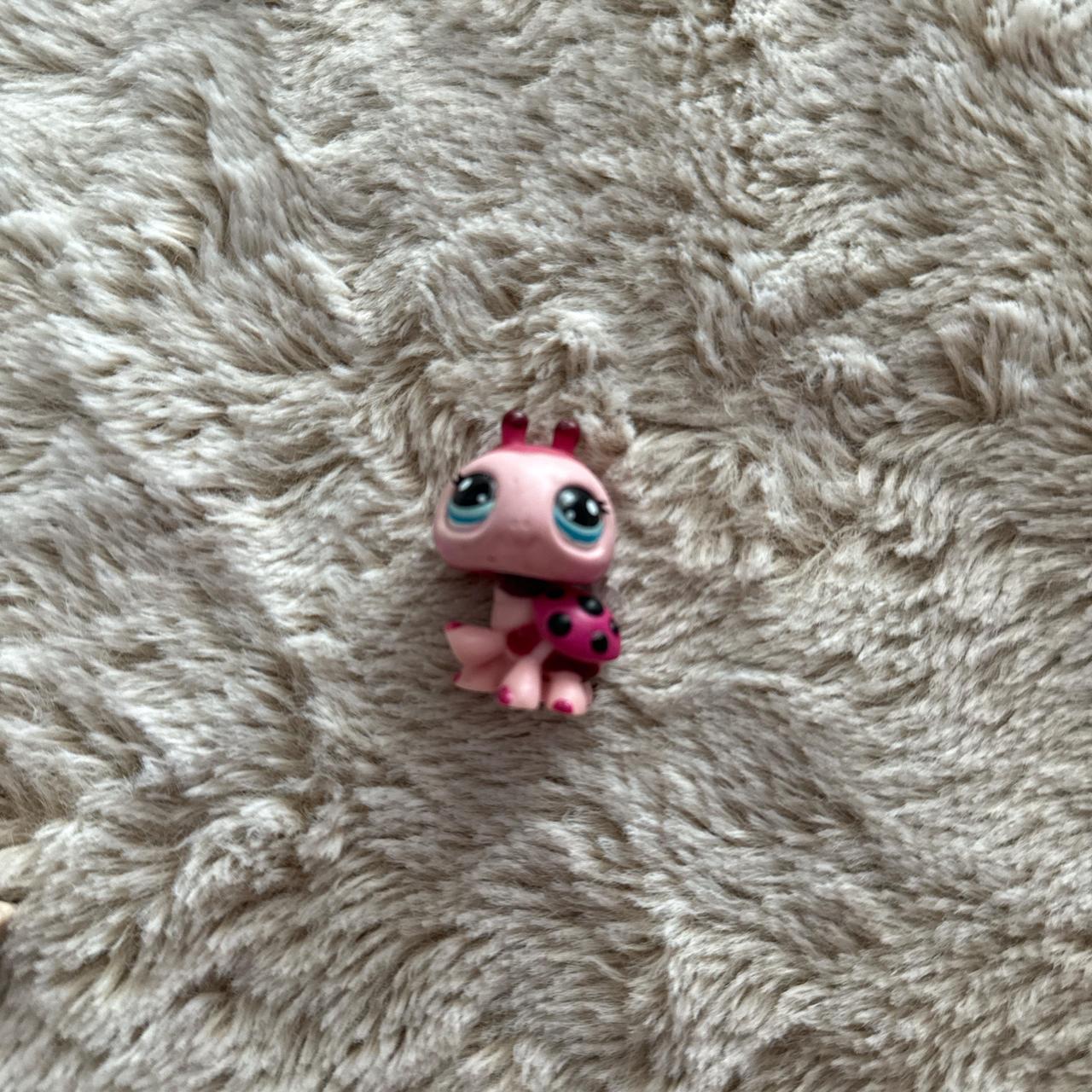 Adorable ladybug LPS #LittlestPetShop #crouchingcat... | Depop