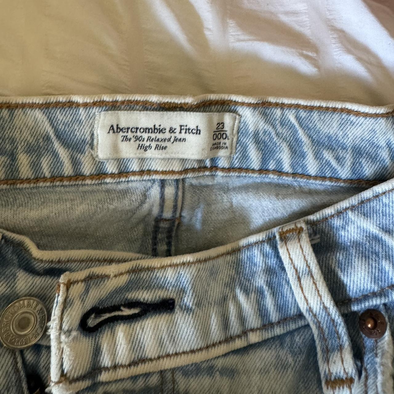 Abercrombie & Fitch Criss Cross 90’s Relaxed Jeans... - Depop