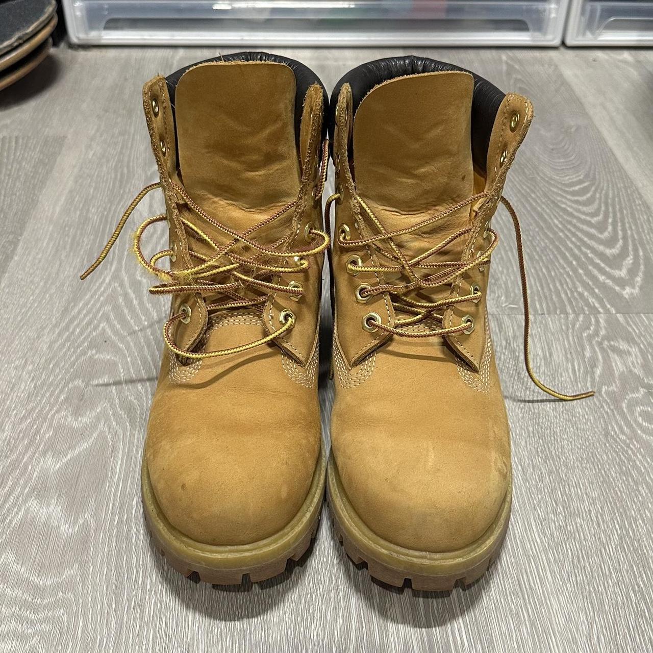 DA BUTTTTTAAAASSSS 🧈 timberlands size us 8 fit big... - Depop