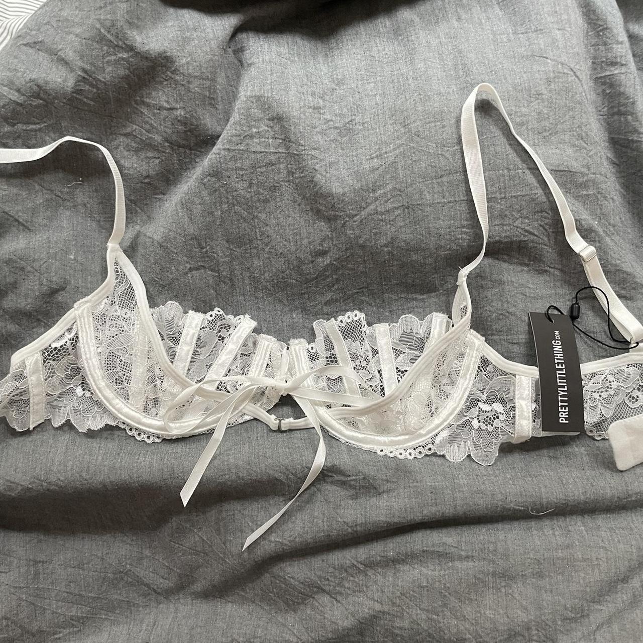 the most dainty and beautiful white lace floral... - Depop