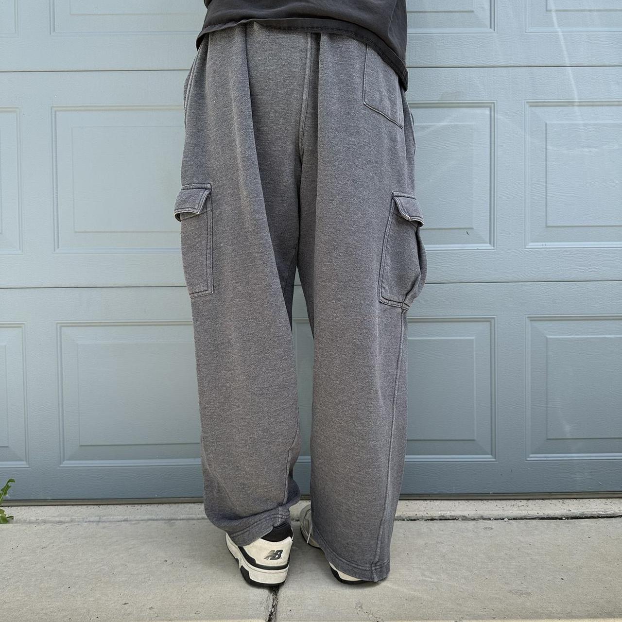 Y2K baggy Wilson Cargo Sweatpants In great... - Depop