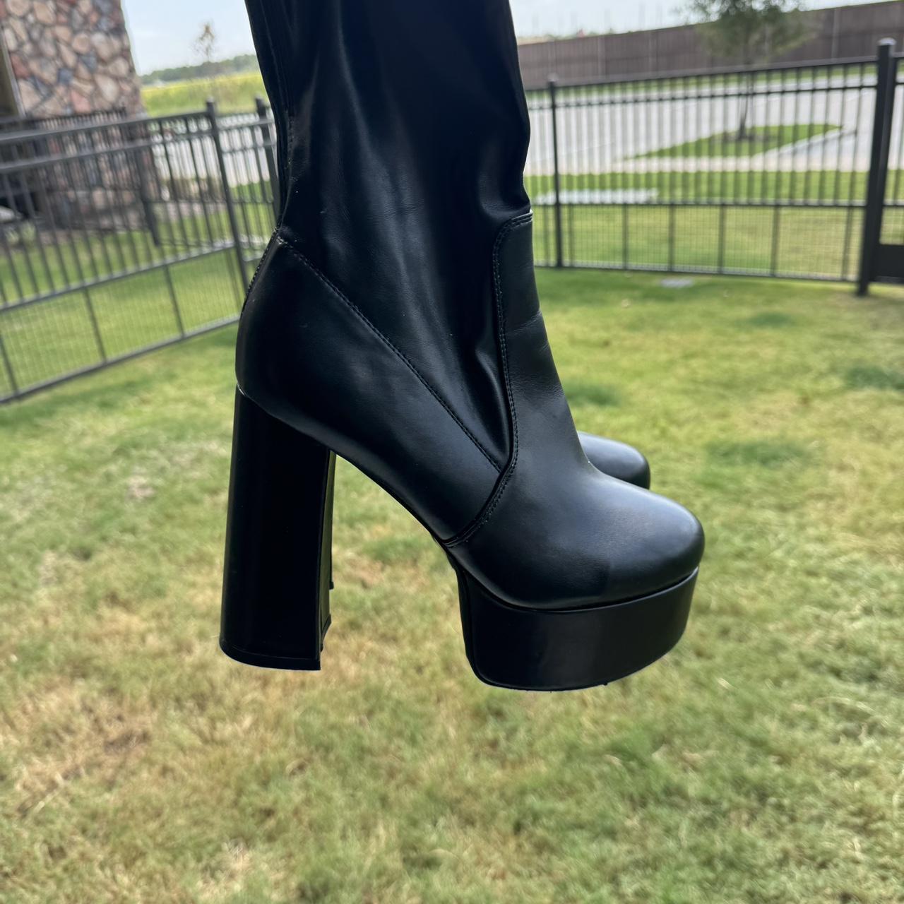 Simi shoes platform heels . They hella comfy just... | Depop