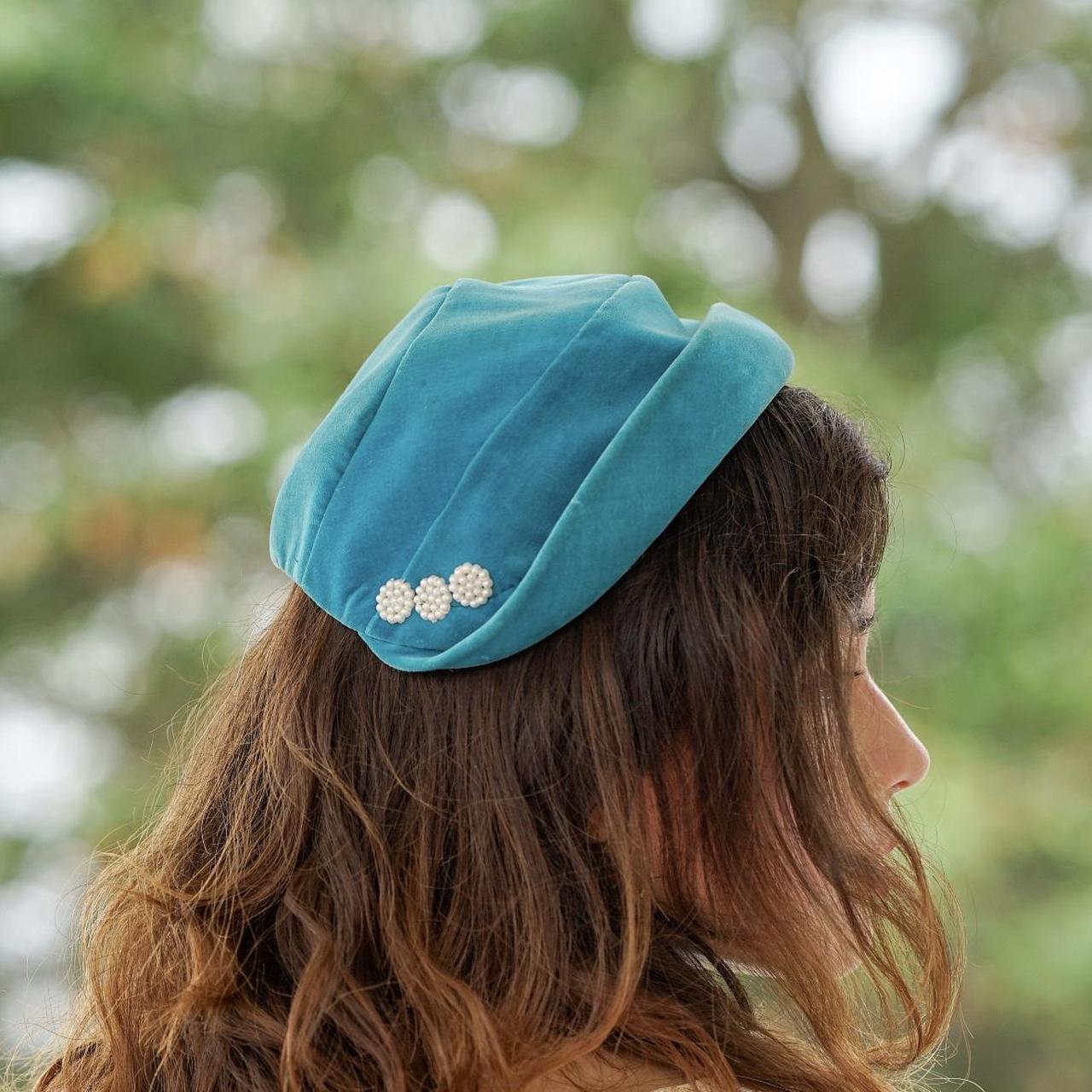 Vintage half hat 1950s hat Turquoise blue velvet... - Depop
