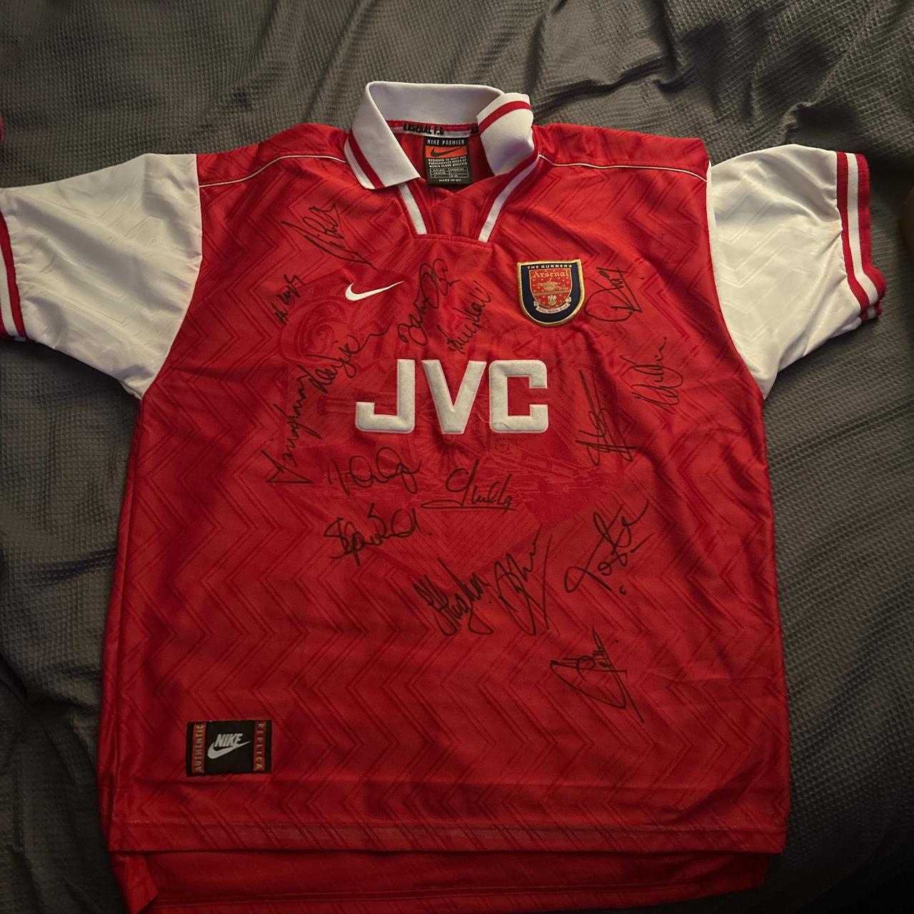 Arsenal 1997-1998 home shirt with signatures from... - Depop