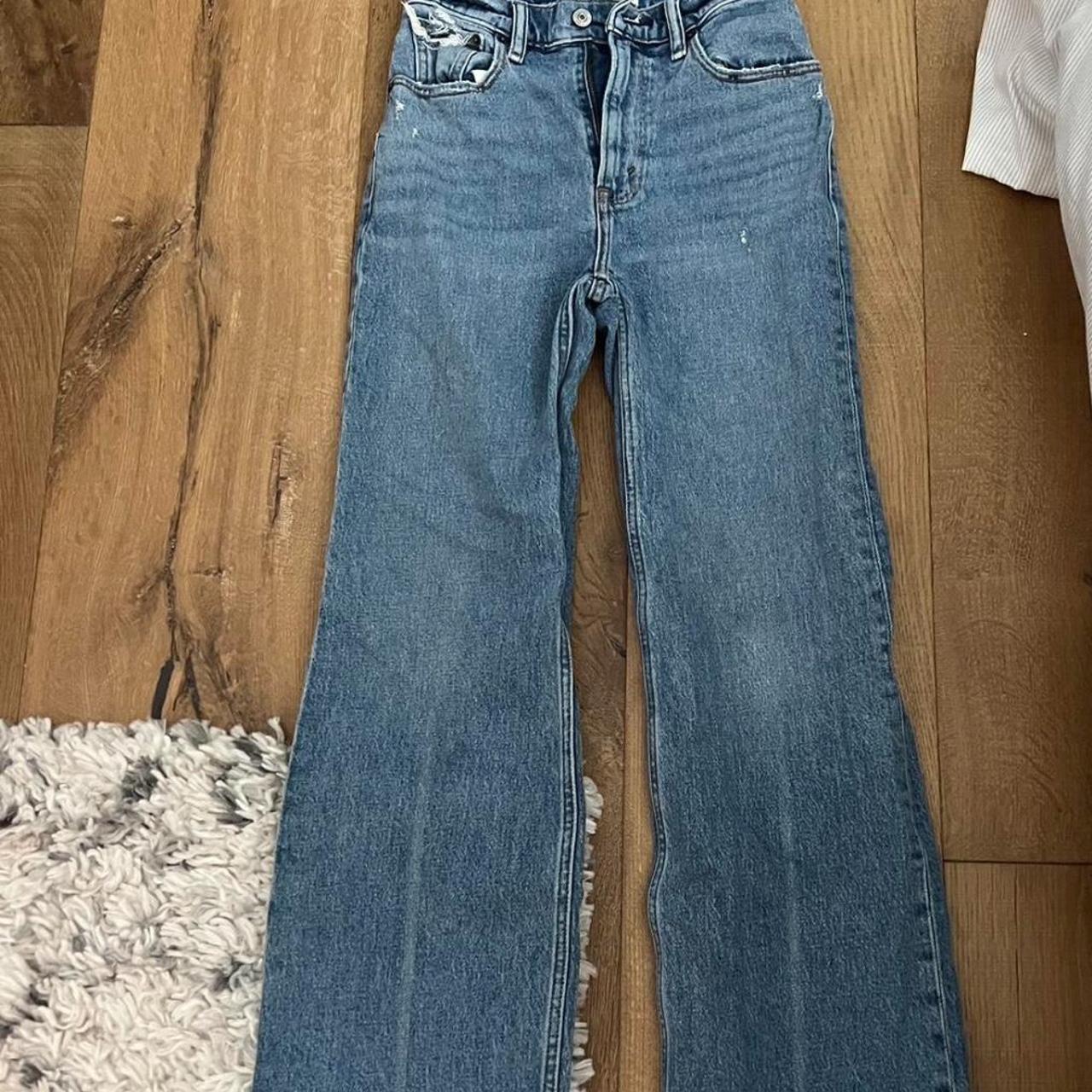 Abercrombie The 90s Relaxed Jean High Rise Size :... - Depop