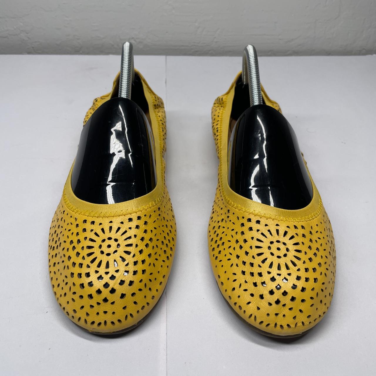 Vionic Women 10 Robyn Yellow Perforated Leather... - Depop