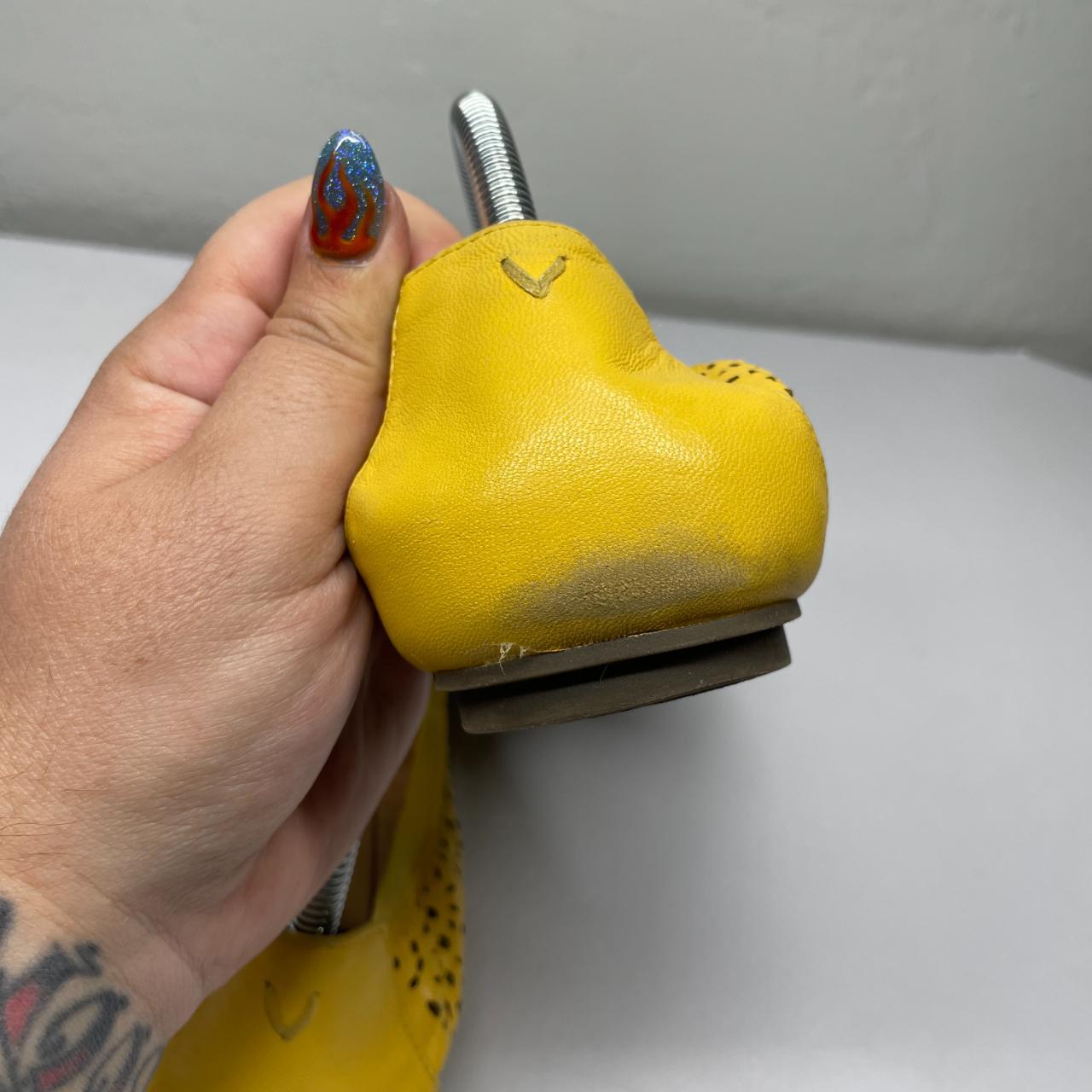 Vionic Women 10 Robyn Yellow Perforated Leather... - Depop