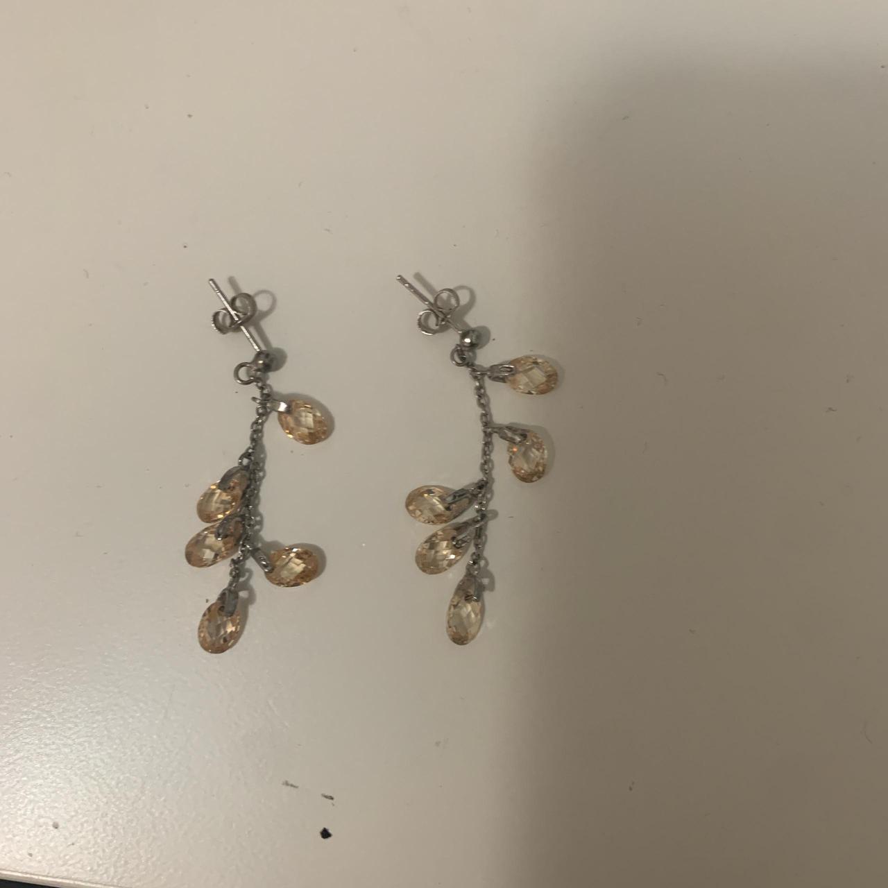 very cute handmade dangly beaded earrings - Depop