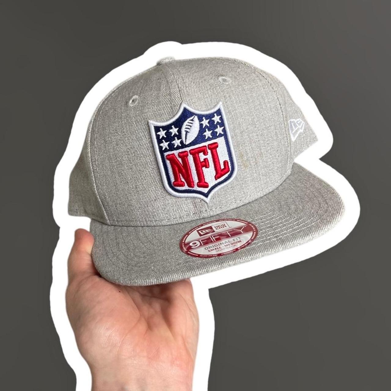 Modern Late 00s NFL’ Embroidered Logo Grey SnapBack... - Depop
