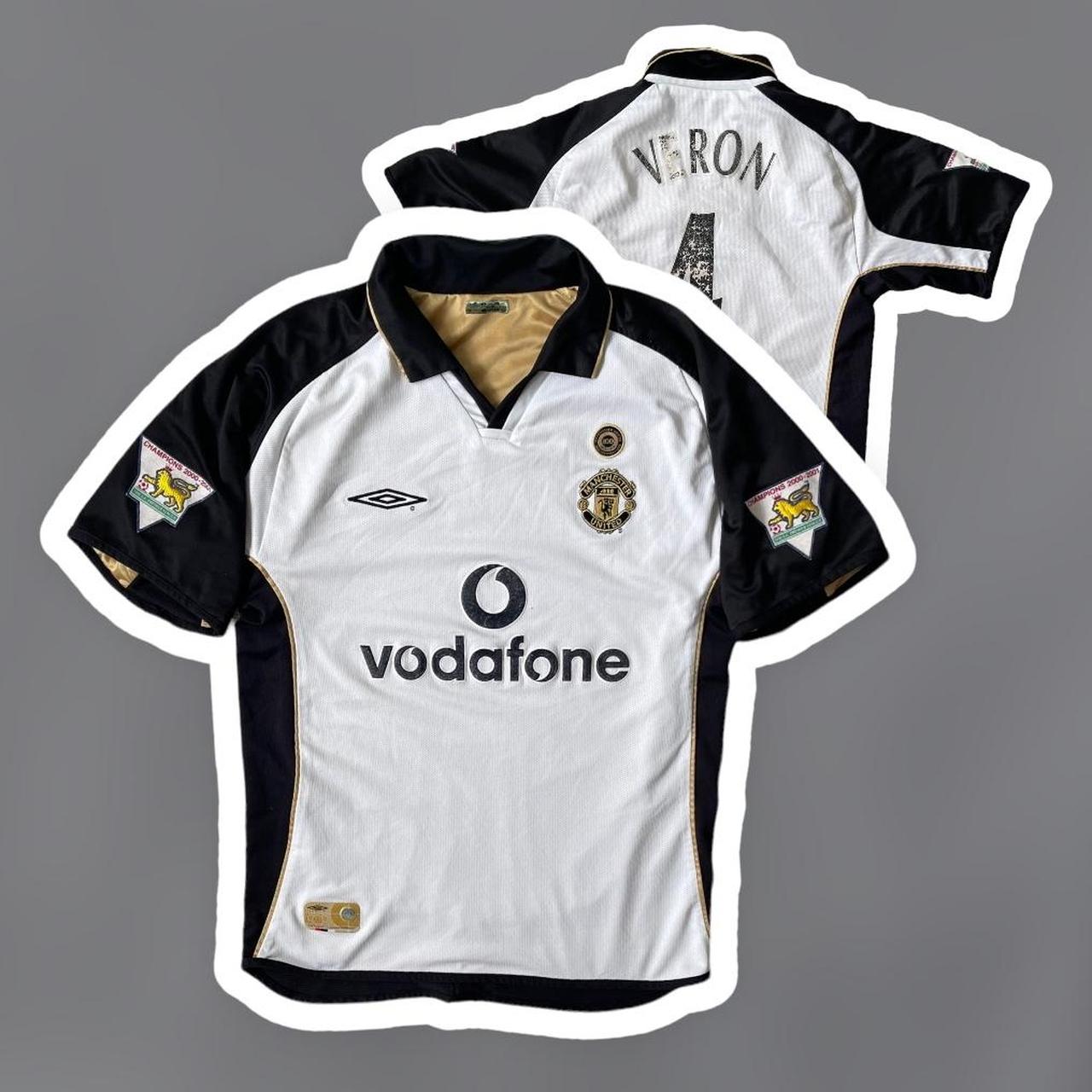 Vintage 00s Manchester United Football Club x Umbro... - Depop