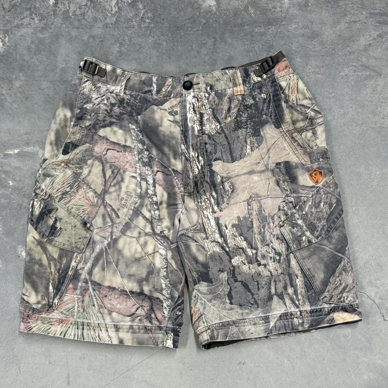 Vintage Real Tree Camo Shorts 32 waist 9 inseam 20... | Depop