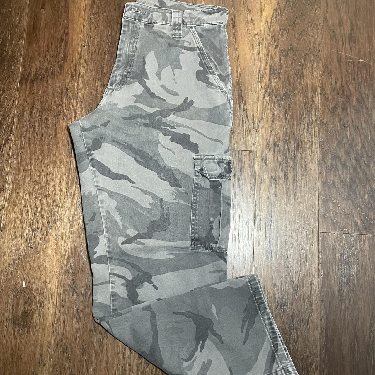 Wrangler Grey Camo Pants Size 32x30 - Depop
