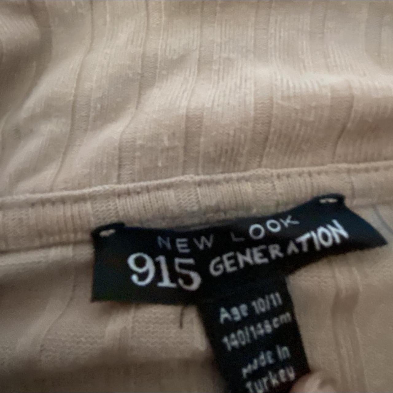 cute new look top age 10-11 fits me as an xs tho... - Depop