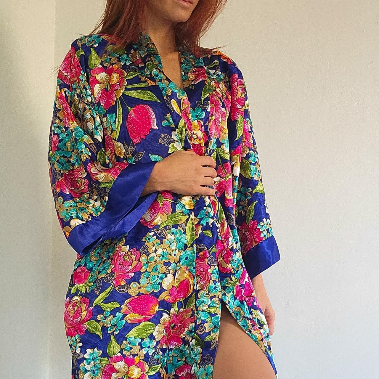 California Dynasty vintage 80s robe-- gorgeous... - Depop