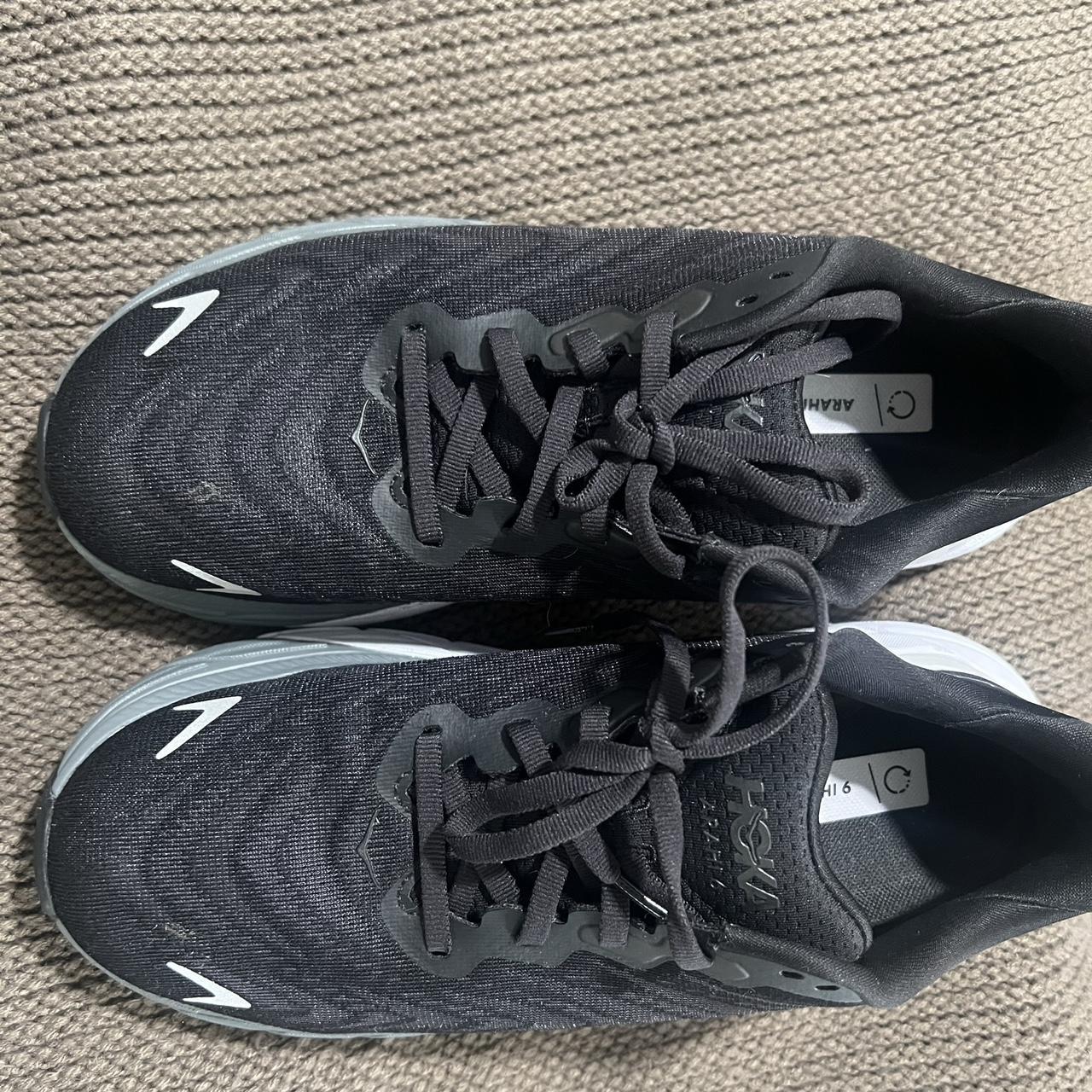 Hoka One One Arahi 6 Black trainers #running Like... - Depop
