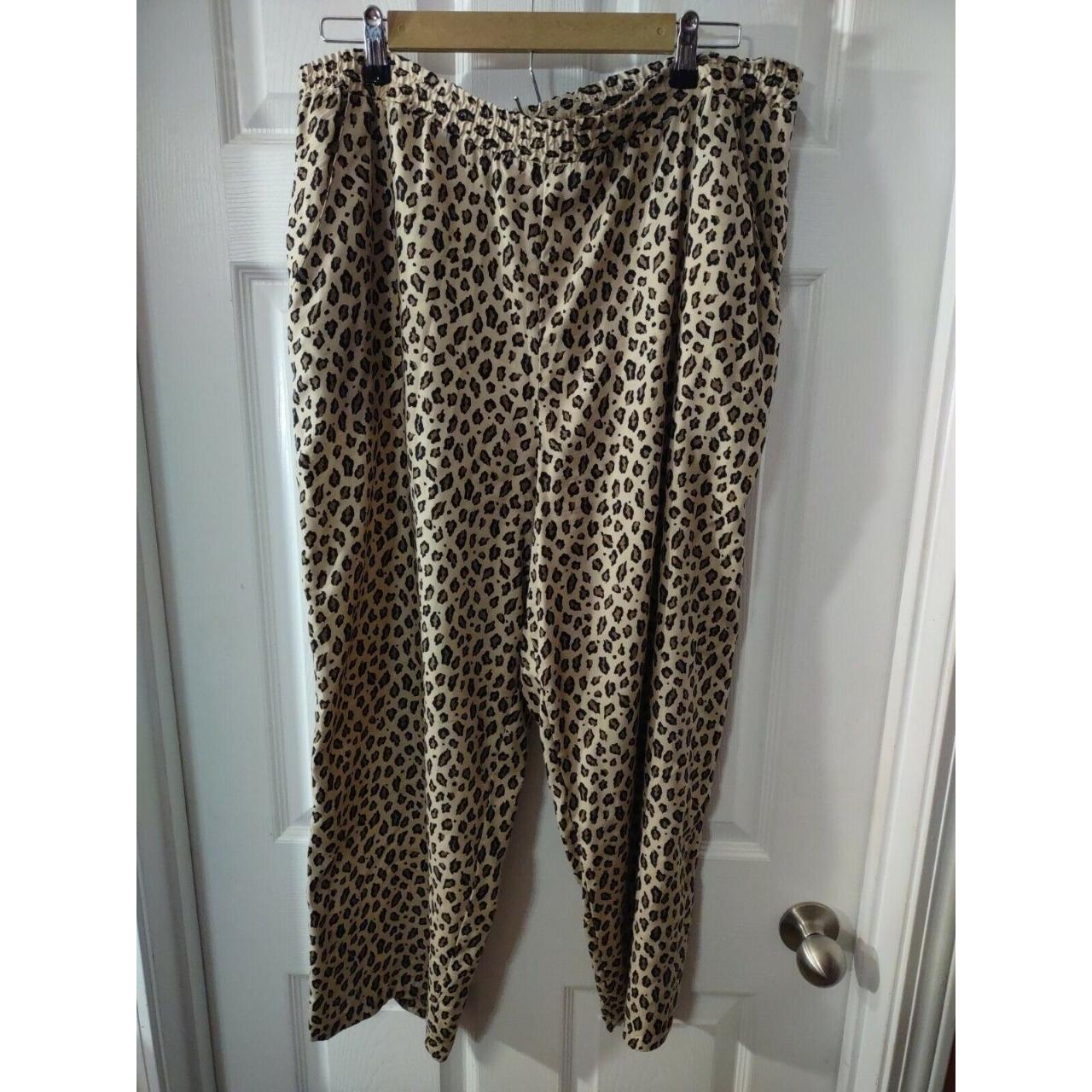 Chaus Pants Size M Animal Print Thin Front Pockets. - Depop