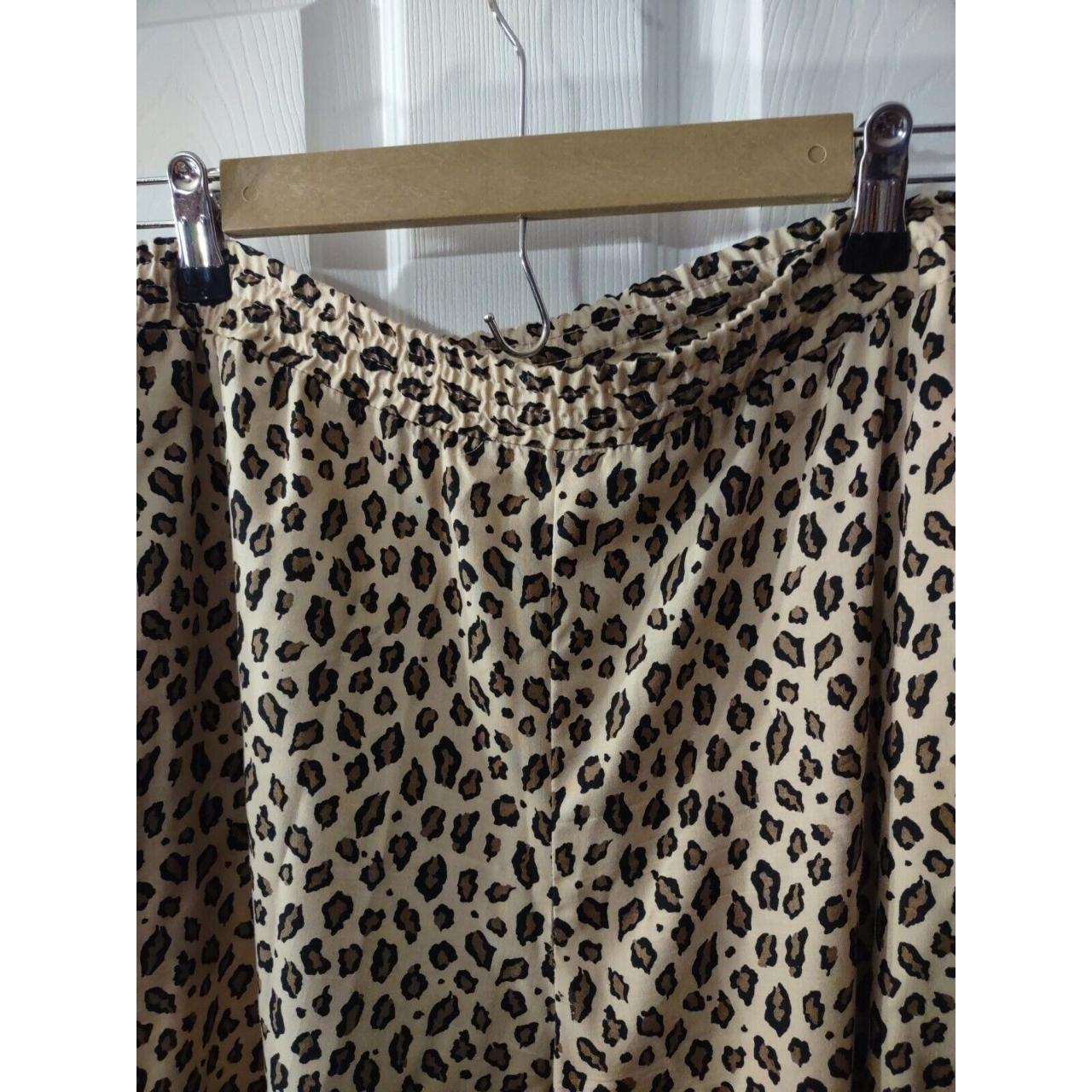 Chaus Pants Size M Animal Print Thin Front Pockets. - Depop
