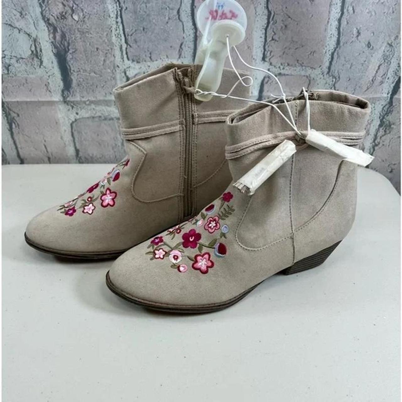 Justice Womens Suede Beige Embroidered Heel Boots... - Depop