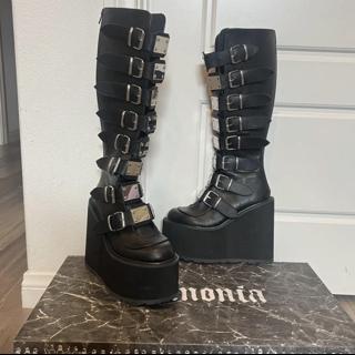 Demonia trinity - Depop