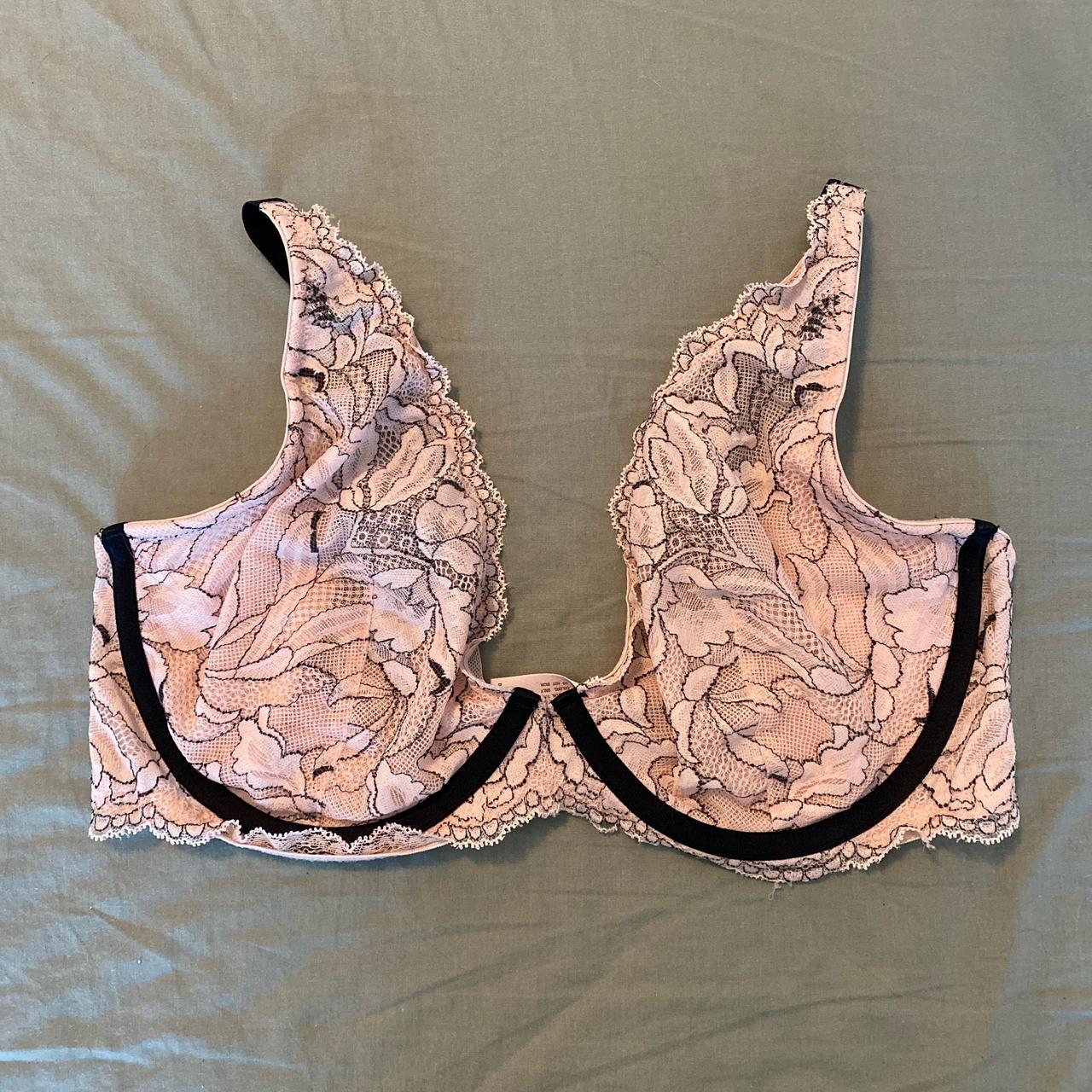 Lace unlined bra - Depop