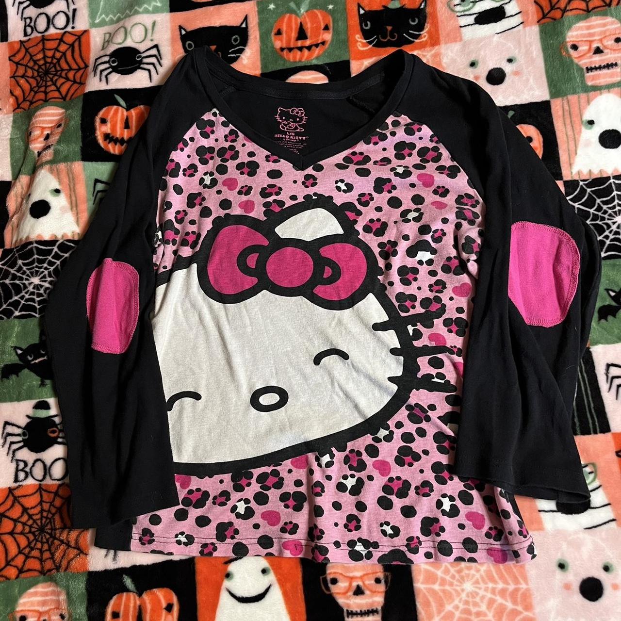 HELLO KITTY SHIRT🖤 super cute hello kitty v neck... - Depop