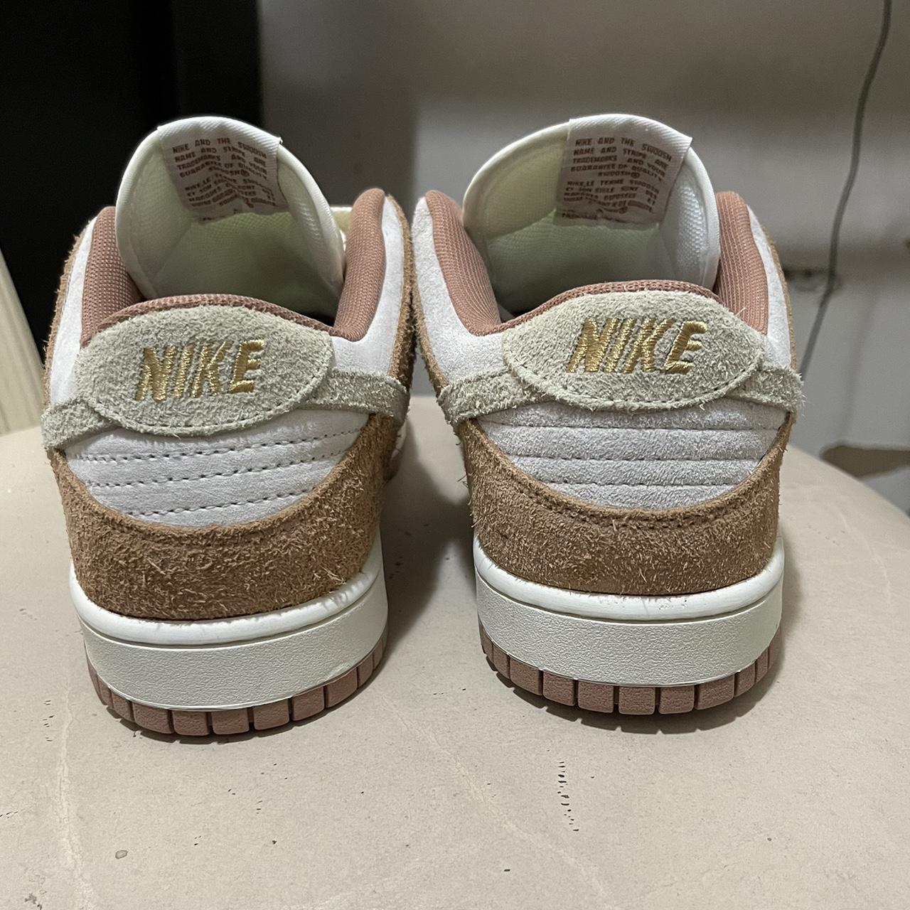 Nike Men's Tan and Cream Trainers | Depop