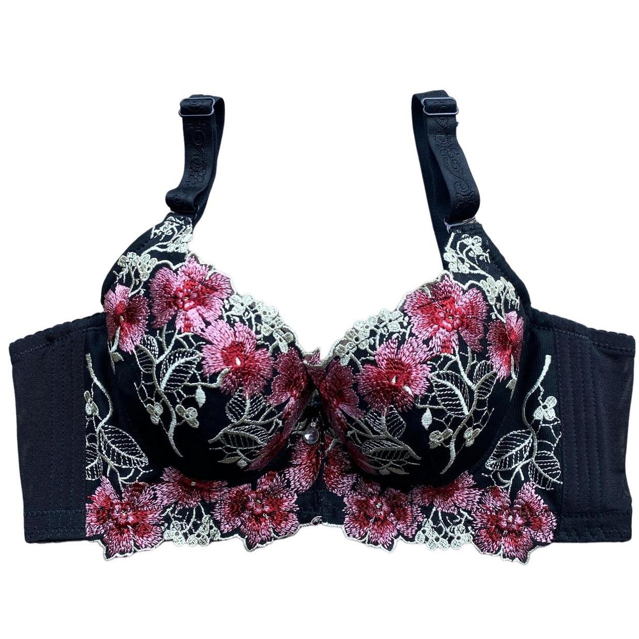 Floral Lace Bra Sorry for poor lighting & wrinkles... - Depop