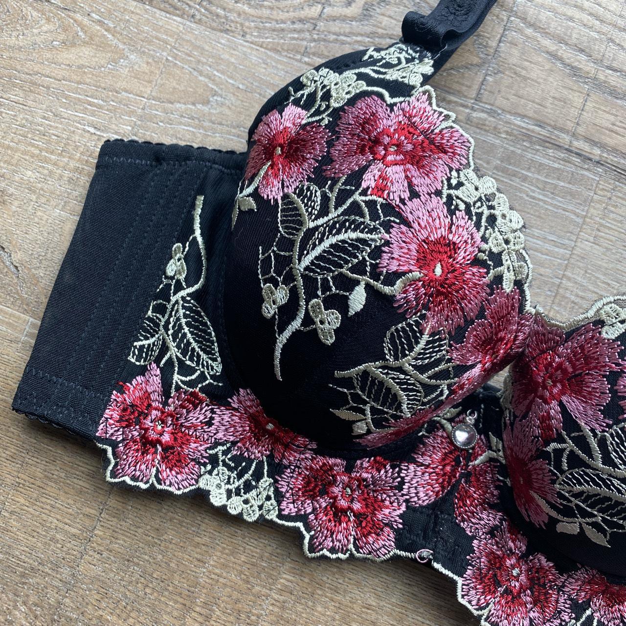 Floral Lace Bra Sorry for poor lighting & wrinkles... - Depop