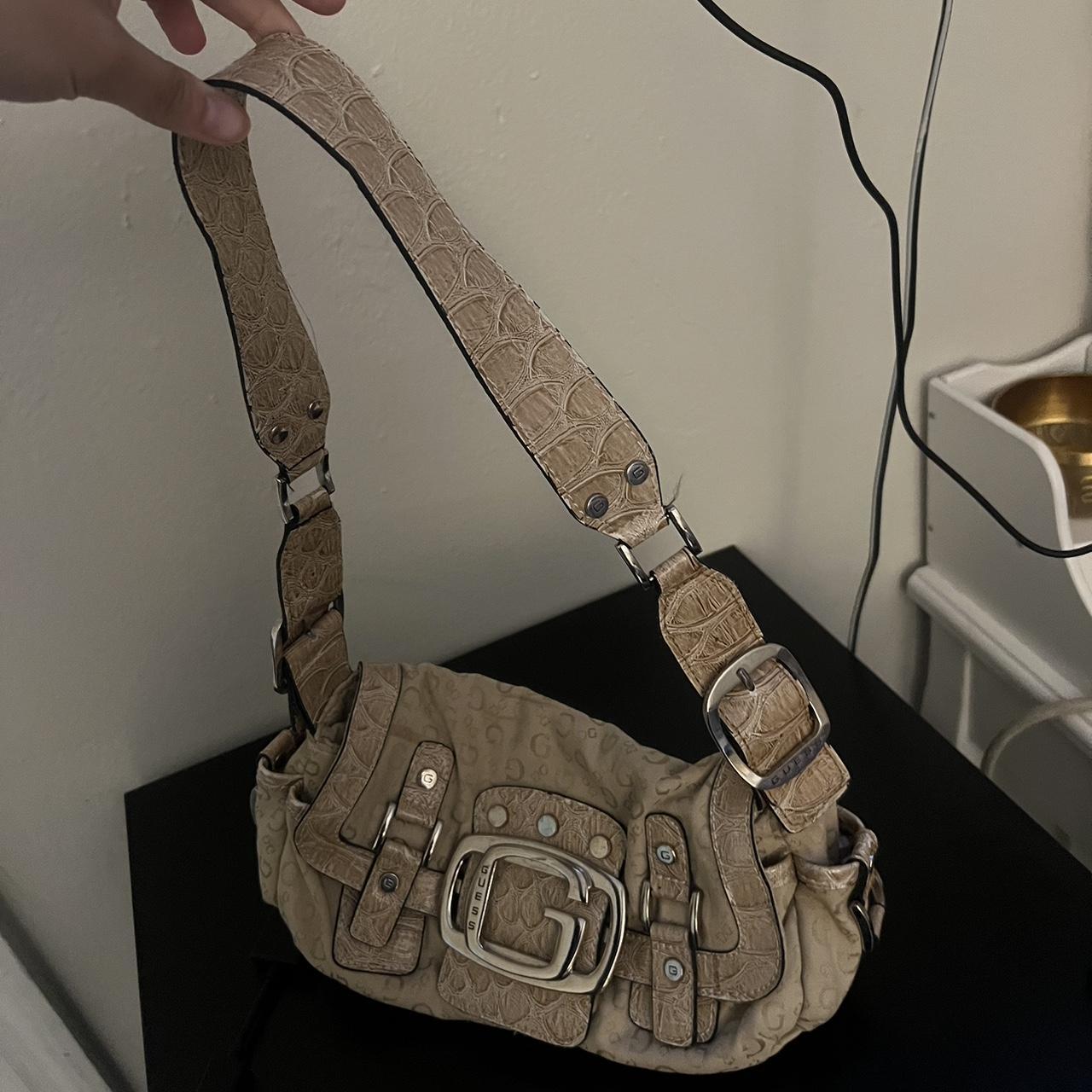 Super vintage Guess purse message for any questions - Depop