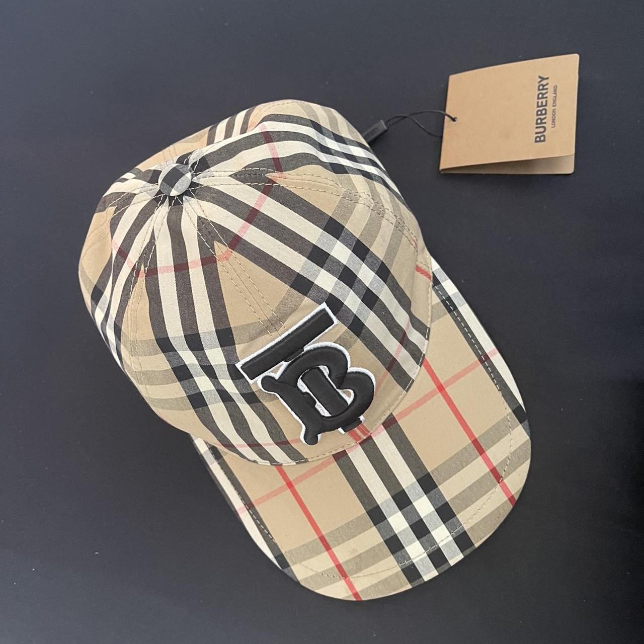 Burberry Hat - Depop