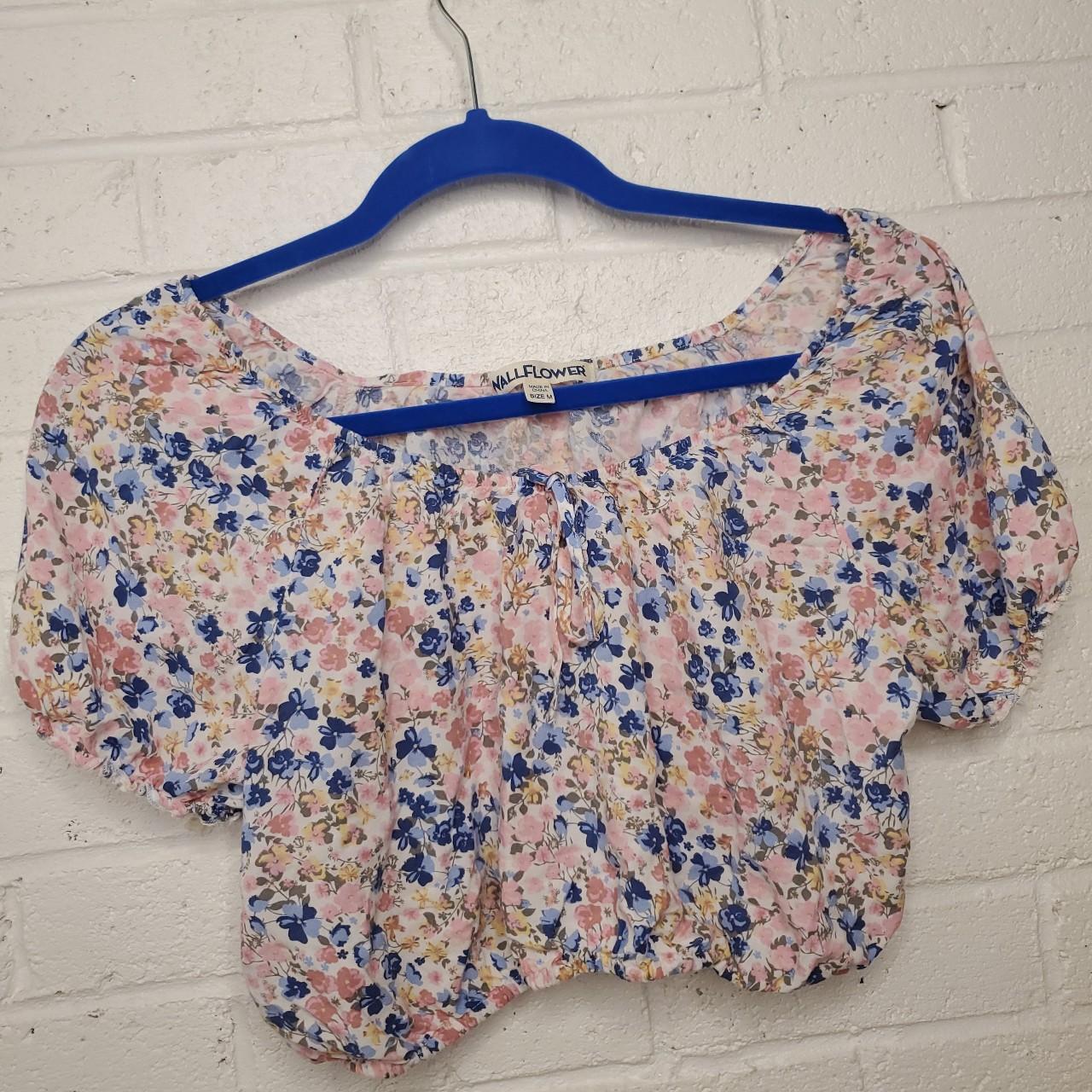 Cute cottage core crop top ~ Worn once and didn't... - Depop