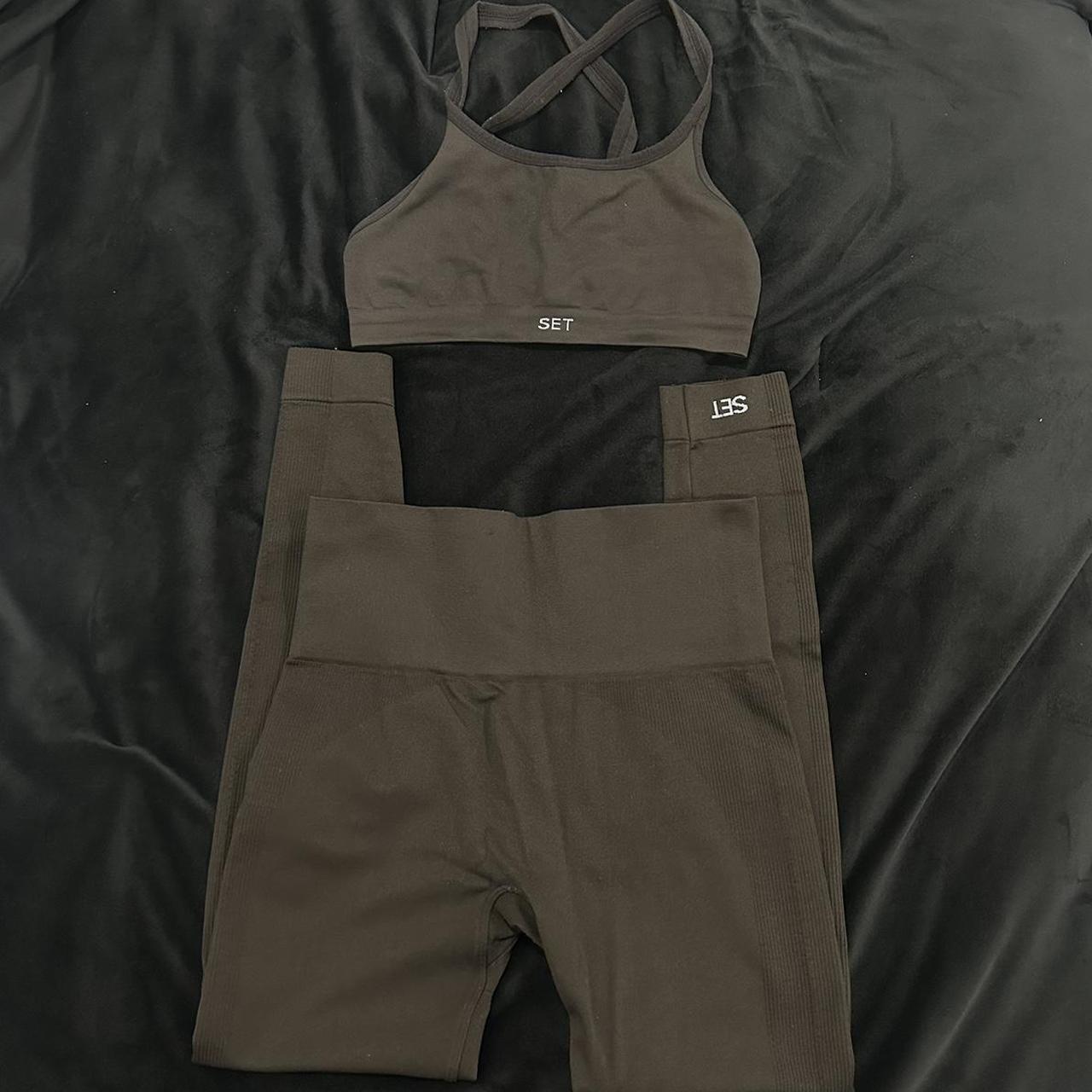 Set active brown set - inside tags faded but fits xs - Depop
