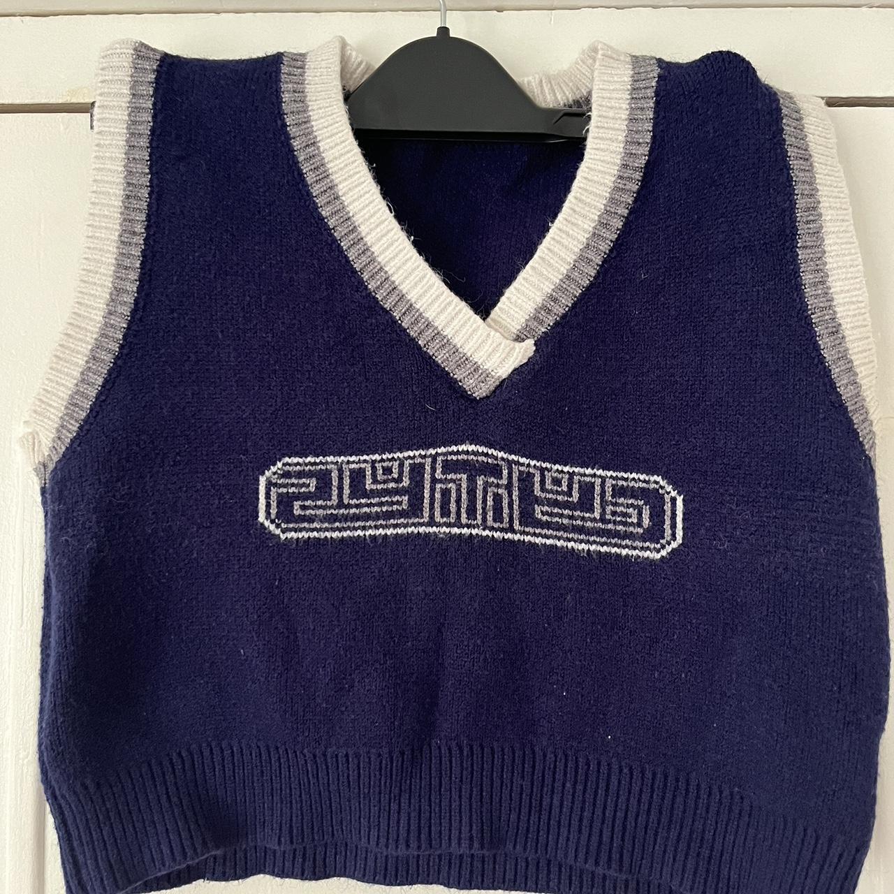 Y2K preppy style cropped knit sweater worn a few... - Depop