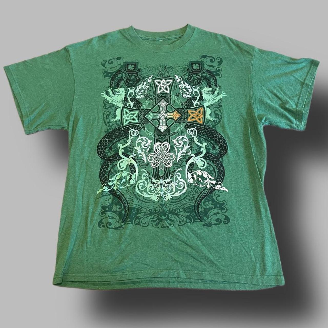 Y2k Green Tshirt •Size MEDIUM true to size •GREAT... - Depop